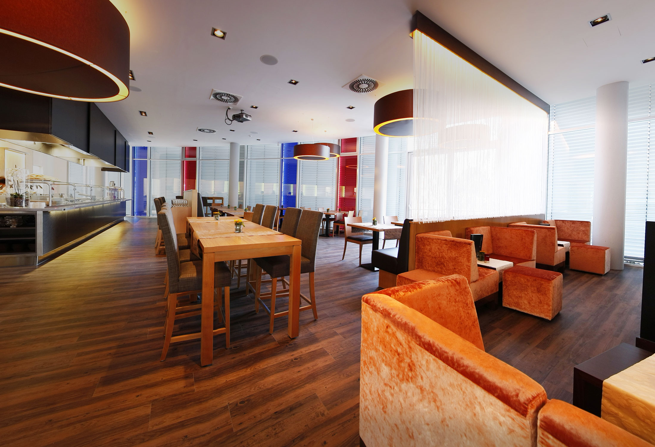 Roundabout Restaurant in Montabaur. Steaks, Burger, Spare-Ribs, Pasta